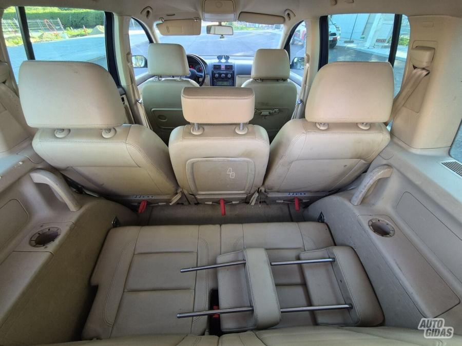 Zils Volkswagen Touran 2004 Kauņa, ar dzinēja tilpumu 2.00 L un nobraukumu 336 tūkst. km par 1550 €, foto 22 vietnē AUTOMOTO.COM.LV