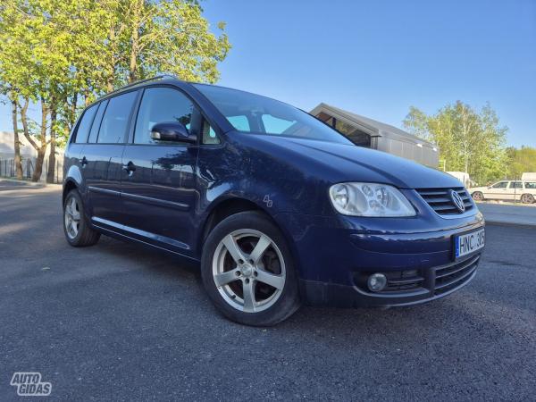 Zils Volkswagen Touran 2004 Kauņa, ar dzinēja tilpumu 2.00 L un nobraukumu 336 tūkst. km par 1550 €, foto 4 vietnē AUTOMOTO.COM.LV