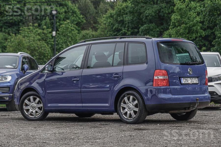 Zils Volkswagen Touran 2004 Rīga, ar dzinēja tilpumu 1.90 L un nobraukumu 261 tūkst. km par 3990 €, foto 4 vietnē AUTOMOTO.COM.LV