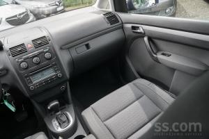Zils Volkswagen Touran 2004 Rīga, ar dzinēja tilpumu 1.90 L un nobraukumu 261 tūkst. km par 3990 €, foto 10 vietnē AUTOMOTO.COM.LV