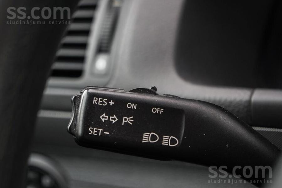 Zils Volkswagen Touran 2004 Rīga, ar dzinēja tilpumu 1.90 L un nobraukumu 261 tūkst. km par 3990 €, foto 14 vietnē AUTOMOTO.COM.LV