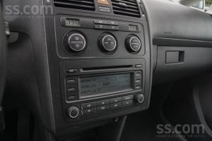 Zils Volkswagen Touran 2004 Rīga, ar dzinēja tilpumu 1.90 L un nobraukumu 261 tūkst. km par 3990 €, foto 15 vietnē AUTOMOTO.COM.LV
