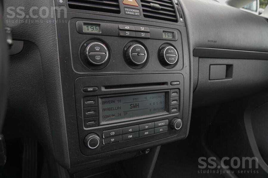 Zils Volkswagen Touran 2004 Rīga, ar dzinēja tilpumu 1.90 L un nobraukumu 261 tūkst. km par 3990 €, foto 15 vietnē AUTOMOTO.COM.LV