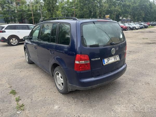 Zils Volkswagen Touran 2004 Jelgava, ar dzinēja tilpumu 1.90 L un nobraukumu 290 tūkst. km par 1690 €, foto 3 vietnē AUTOMOTO.COM.LV