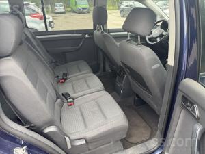 Blue Volkswagen Touran 2004 in Jelgava, with an engine capacity of 1.90 L and mileage of 290 thousand km for 1690 €, photo 14 on AUTOMOTO.COM.LV