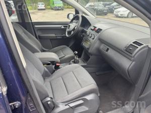 Blue Volkswagen Touran 2004 in Jelgava, with an engine capacity of 1.90 L and mileage of 290 thousand km for 1690 €, photo 15 on AUTOMOTO.COM.LV