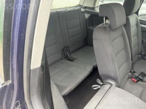 Blue Volkswagen Touran 2004 in Jelgava, with an engine capacity of 1.90 L and mileage of 290 thousand km for 1690 €, photo 16 on AUTOMOTO.COM.LV