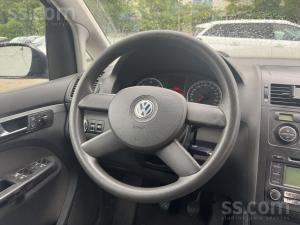 Blue Volkswagen Touran 2004 in Jelgava, with an engine capacity of 1.90 L and mileage of 290 thousand km for 1690 €, photo 18 on AUTOMOTO.COM.LV