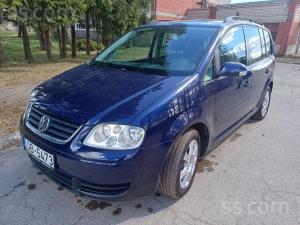 Zils Volkswagen Touran 2004 Liepāja, ar dzinēja tilpumu 1.90 L un nobraukumu 183 tūkst. km par 2950 €, foto 3 vietnē AUTOMOTO.COM.LV