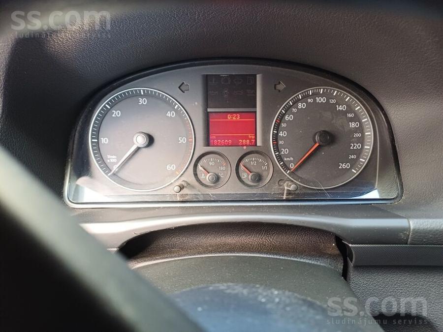 Zils Volkswagen Touran 2004 Liepāja, ar dzinēja tilpumu 1.90 L un nobraukumu 183 tūkst. km par 2950 €, foto 13 vietnē AUTOMOTO.COM.LV