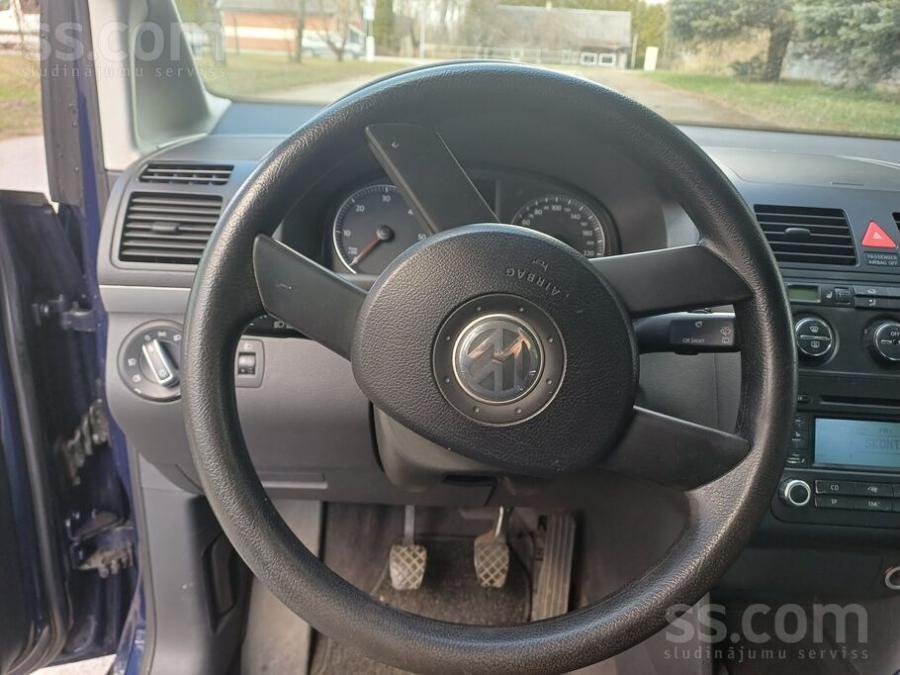 Zils Volkswagen Touran 2004 Liepāja, ar dzinēja tilpumu 1.90 L un nobraukumu 183 tūkst. km par 2950 €, foto 14 vietnē AUTOMOTO.COM.LV
