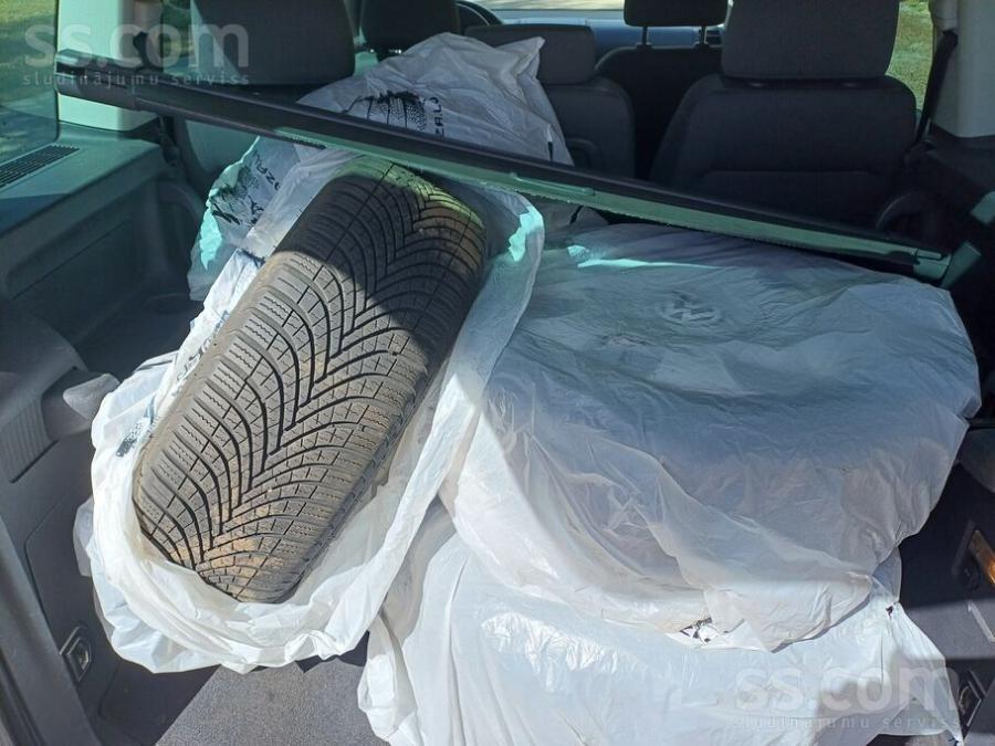 Zils Volkswagen Touran 2004 Liepāja, ar dzinēja tilpumu 1.90 L un nobraukumu 183 tūkst. km par 2950 €, foto 20 vietnē AUTOMOTO.COM.LV