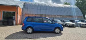 Blue Volkswagen Touran 2004 in Valmiera, with an engine capacity of 1.60 L and mileage of 227 thousand km for 1600 €, photo 3 on AUTOMOTO.COM.LV