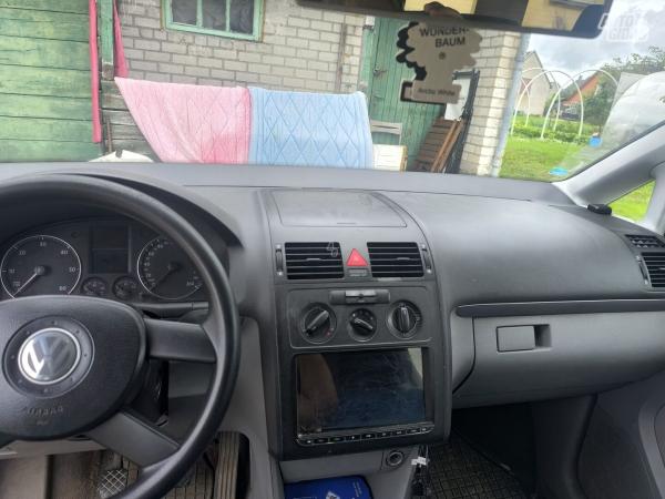 Zils Volkswagen Touran 2004 Kretinga, ar dzinēja tilpumu 1.90 L un nobraukumu 275 tūkst. km par 2000 €, foto 10 vietnē AUTOMOTO.COM.LV