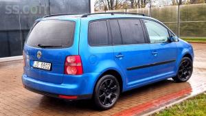 Blue Volkswagen Touran 2004 in Cesis, with an engine capacity of 1.90 L and mileage of 430 thousand km for 2200 €, photo 8 on AUTOMOTO.COM.LV