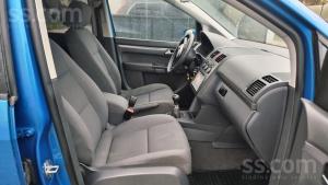 Blue Volkswagen Touran 2004 in Cesis, with an engine capacity of 1.90 L and mileage of 430 thousand km for 2200 €, photo 18 on AUTOMOTO.COM.LV