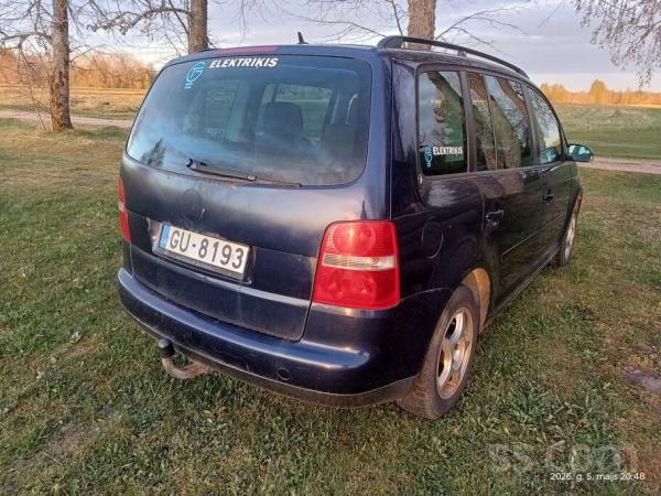 Zils Volkswagen Touran 2004 Limbaži, ar dzinēja tilpumu 2.00 L un nobraukumu 444 tūkst. km par 650 €, foto 1 vietnē AUTOMOTO.COM.LV