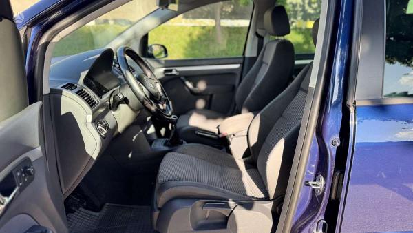 Zils Volkswagen Touran 2004 Telšiai, ar dzinēja tilpumu 1.97 L un nobraukumu 249 tūkst. km par 1950 €, foto 10 vietnē AUTOMOTO.COM.LV