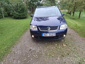 Volkswagen Touran 2004 in Rezekne on AUTOMOTO.COM.LV Blue Volkswagen Touran 2004 in Rezekne, with an engine capacity of 2.00 L and mileage of 327 thousand km for 1950 β¬, photo 1 on AUTOMOTO.COM.LV