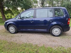 Zils Volkswagen Touran 2004 Rēzekne, ar dzinēja tilpumu 2.00 L un nobraukumu 327 tūkst. km par 1950 €, foto 7 vietnē AUTOMOTO.COM.LV