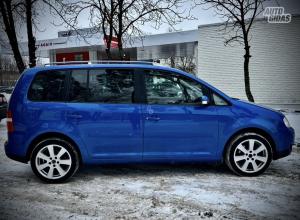 Zils Volkswagen Touran 2005 Alīta, ar dzinēja tilpumu 2.00 L un nobraukumu 291 tūkst. km par 3399 €, foto 2 vietnē AUTOMOTO.COM.LV