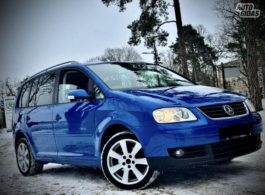Zils Volkswagen Touran 2005 Alīta, ar dzinēja tilpumu 2.00 L un nobraukumu 291 tūkst. km par 3399 €, foto 19 vietnē AUTOMOTO.COM.LV