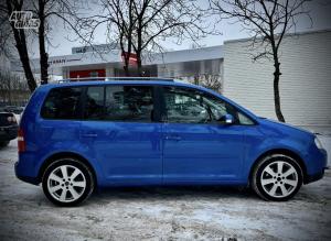 Zils Volkswagen Touran 2005 Alīta, ar dzinēja tilpumu 2.00 L un nobraukumu 291 tūkst. km par 3399 €, foto 20 vietnē AUTOMOTO.COM.LV