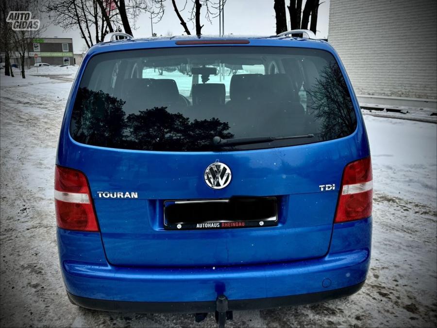 Zils Volkswagen Touran 2005 Alīta, ar dzinēja tilpumu 2.00 L un nobraukumu 291 tūkst. km par 3399 €, foto 30 vietnē AUTOMOTO.COM.LV