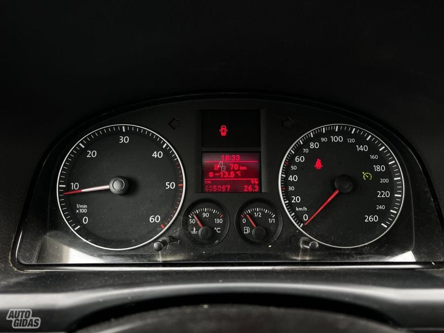 Blue Volkswagen Touran 2005 in Siauliai, with an engine capacity of 1.90 L and mileage of 400 thousand km for 850 €, photo 14 on AUTOMOTO.COM.LV