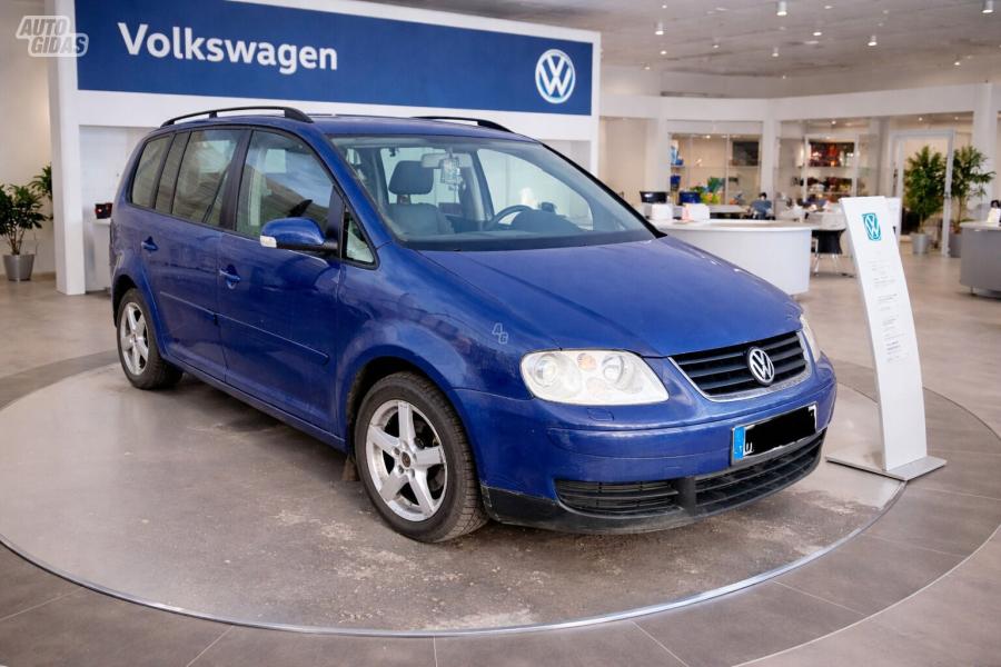 Zils Volkswagen Touran 2005 Kauņa, ar dzinēja tilpumu 2.00 L un nobraukumu 381 tūkst. km par 750 €, foto 1 vietnē AUTOMOTO.COM.LV