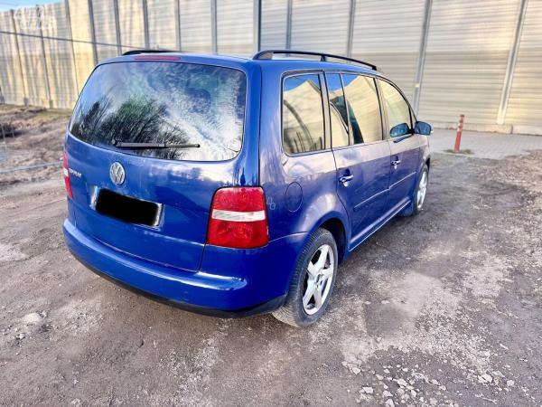 Zils Volkswagen Touran 2005 Kauņa, ar dzinēja tilpumu 2.00 L un nobraukumu 381 tūkst. km par 750 €, foto 5 vietnē AUTOMOTO.COM.LV