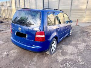 Zils Volkswagen Touran 2005 Kauņa, ar dzinēja tilpumu 2.00 L un nobraukumu 381 tūkst. km par 750 €, foto 5 vietnē AUTOMOTO.COM.LV