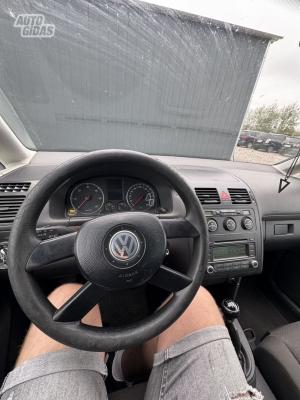 Zils Volkswagen Touran 2005 Kauņa, ar dzinēja tilpumu 2.00 L un nobraukumu 381 tūkst. km par 750 €, foto 8 vietnē AUTOMOTO.COM.LV