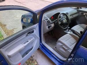 Zils Volkswagen Touran 2005 Rīga, ar dzinēja tilpumu 2.00 L un nobraukumu 366 tūkst. km par 1400 €, foto 8 vietnē AUTOMOTO.COM.LV