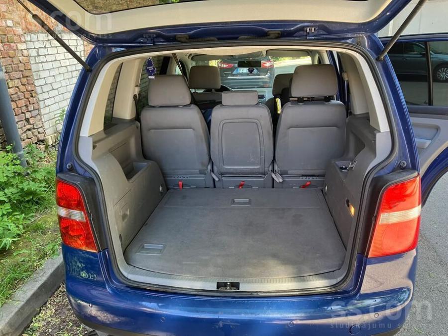 Zils Volkswagen Touran 2005 Rīga, ar dzinēja tilpumu 2.00 L un nobraukumu 366 tūkst. km par 1400 €, foto 11 vietnē AUTOMOTO.COM.LV