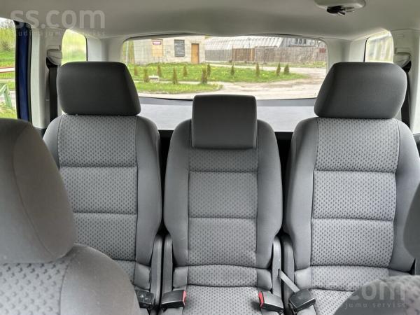Zils Volkswagen Touran 2005 Rīga, ar dzinēja tilpumu 1.90 L un nobraukumu 166 tūkst. km par 2900 €, foto 7 vietnē AUTOMOTO.COM.LV