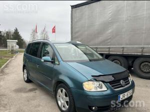 Zils Volkswagen Touran 2005 Jelgava, ar dzinēja tilpumu 2.00 L un nobraukumu 425 tūkst. km par 1350 €, foto  vietnē AUTOMOTO.COM.LV