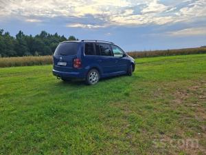Zils Volkswagen Touran 2005 Preiļi, ar dzinēja tilpumu 2.00 L un nobraukumu 330 tūkst. km par 800 €, foto 4 vietnē AUTOMOTO.COM.LV