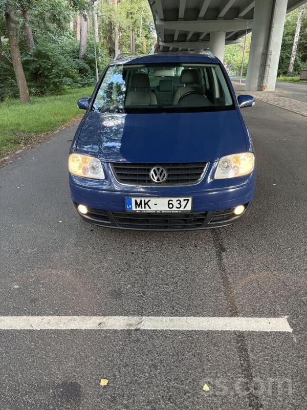 Zils Volkswagen Touran 2005 Jūrmala, ar dzinēja tilpumu 2.00 L un nobraukumu 278 tūkst. km par 3600 €, foto 1 vietnē AUTOMOTO.COM.LV