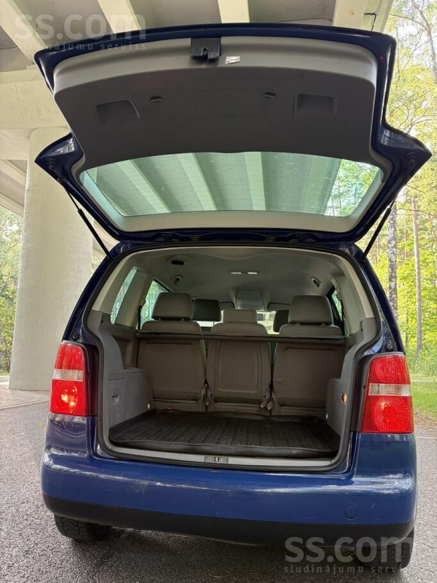 Zils Volkswagen Touran 2005 Jūrmala, ar dzinēja tilpumu 2.00 L un nobraukumu 278 tūkst. km par 3600 €, foto 6 vietnē AUTOMOTO.COM.LV