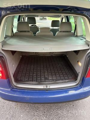 Zils Volkswagen Touran 2005 Jūrmala, ar dzinēja tilpumu 2.00 L un nobraukumu 278 tūkst. km par 3600 €, foto 7 vietnē AUTOMOTO.COM.LV