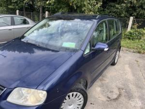 Zils Volkswagen Touran 2005 Šauļi, ar dzinēja tilpumu 2.00 L un nobraukumu 0 tūkst. km par 749 €, foto  vietnē AUTOMOTO.COM.LV