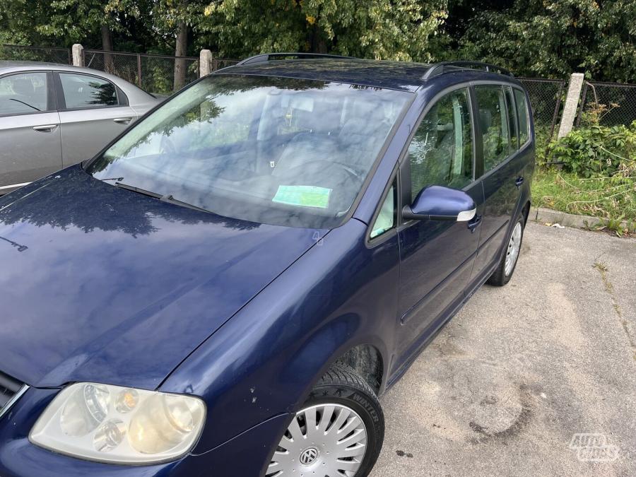 Zils Volkswagen Touran 2005 Šauļi, ar dzinēja tilpumu 2.00 L un nobraukumu 0 tūkst. km par 749 €, foto 1 vietnē AUTOMOTO.COM.LV