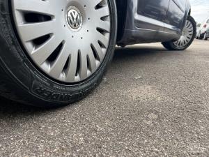 Zils Volkswagen Touran 2005 Šauļi, ar dzinēja tilpumu 2.00 L un nobraukumu 0 tūkst. km par 749 €, foto 11 vietnē AUTOMOTO.COM.LV