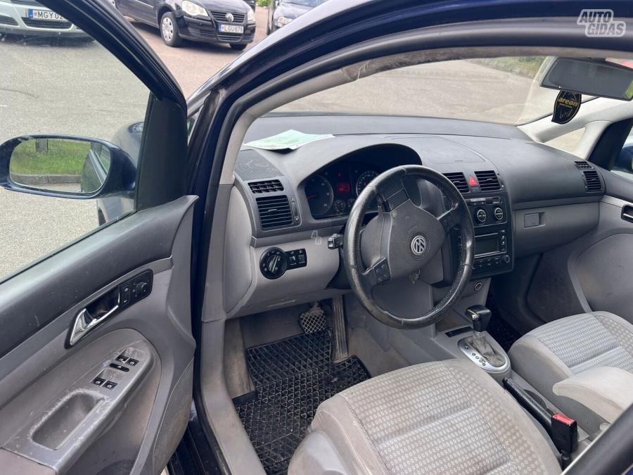 Zils Volkswagen Touran 2005 Šauļi, ar dzinēja tilpumu 2.00 L un nobraukumu 0 tūkst. km par 749 €, foto 12 vietnē AUTOMOTO.COM.LV