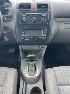 Zils Volkswagen Touran 2005 Šauļi, ar dzinēja tilpumu 2.00 L un nobraukumu 0 tūkst. km par 749 €, foto 14 vietnē AUTOMOTO.COM.LV