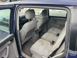 Zils Volkswagen Touran 2005 Šauļi, ar dzinēja tilpumu 2.00 L un nobraukumu 0 tūkst. km par 749 €, foto 16 vietnē AUTOMOTO.COM.LV