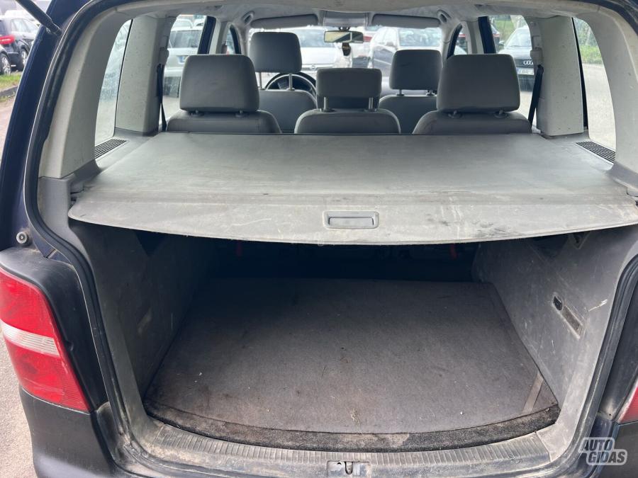Zils Volkswagen Touran 2005 Šauļi, ar dzinēja tilpumu 2.00 L un nobraukumu 0 tūkst. km par 749 €, foto 17 vietnē AUTOMOTO.COM.LV