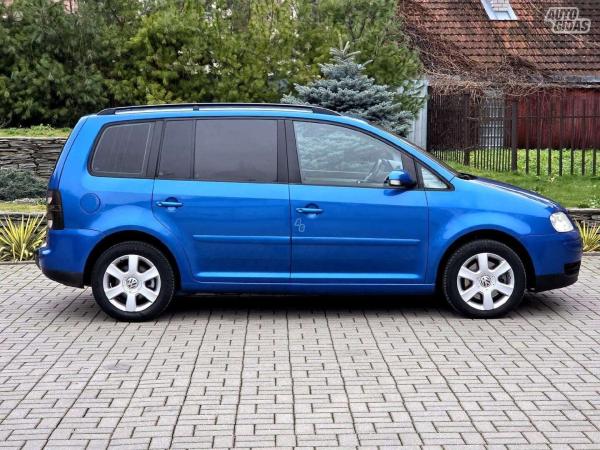 Zils Volkswagen Touran 2006 Viļņa, ar dzinēja tilpumu 2.00 L un nobraukumu 278 tūkst. km par 2600 €, foto 10 vietnē AUTOMOTO.COM.LV