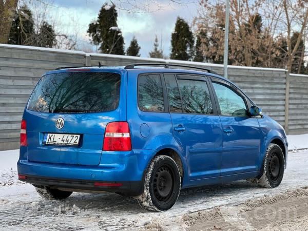Blue Volkswagen Touran 2006 in Jelgava, with an engine capacity of 2.00 L and mileage of 381 thousand km for 1850 €, photo 9 on AUTOMOTO.COM.LV